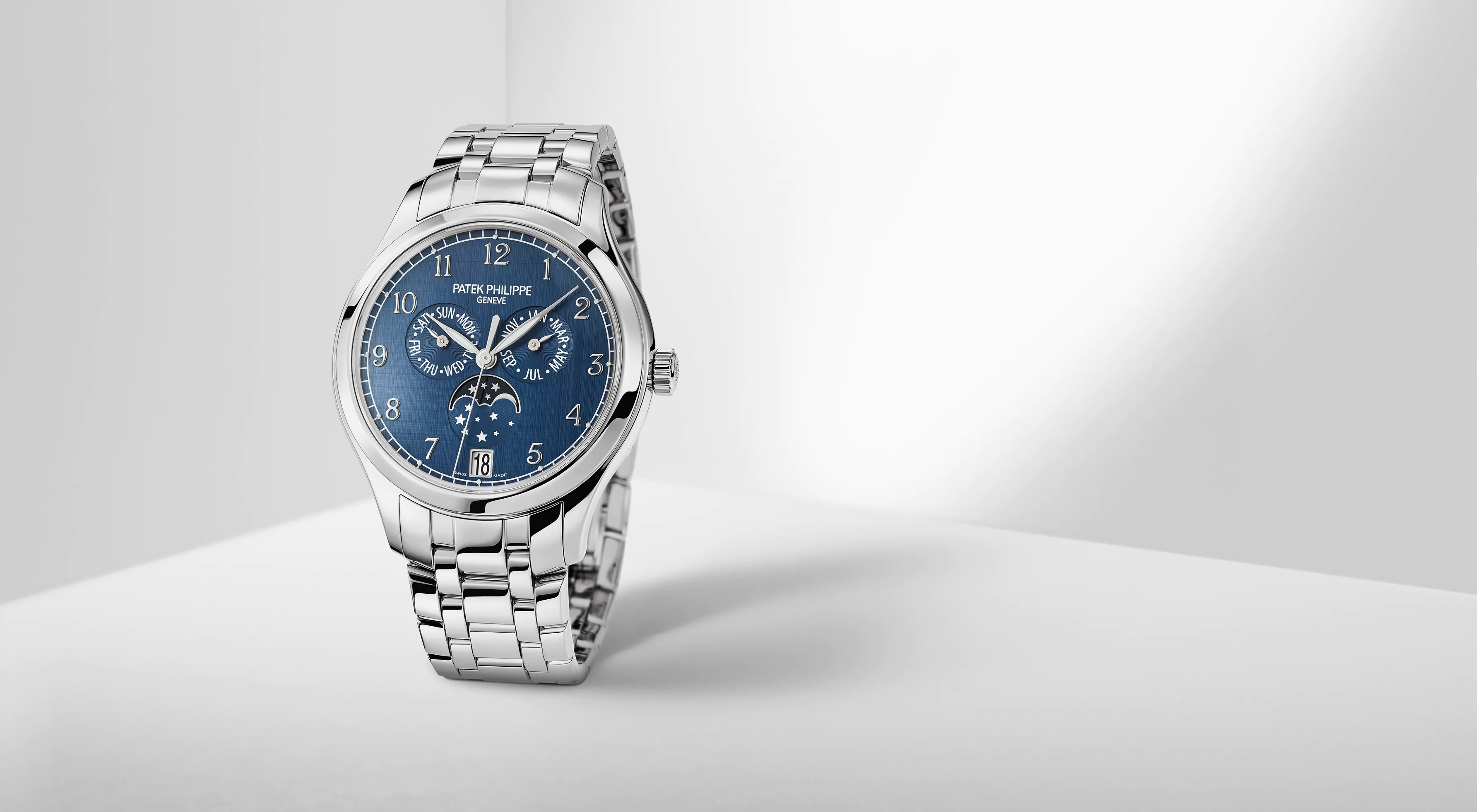 Exploring the Intricacies of the Patek Philippe Ref. 4947/1A Timepiece ...