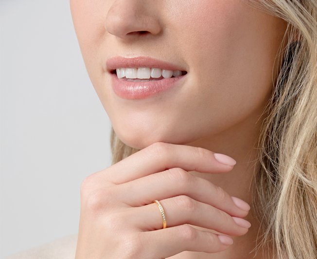 A Guide To Eternity Rings | Laings