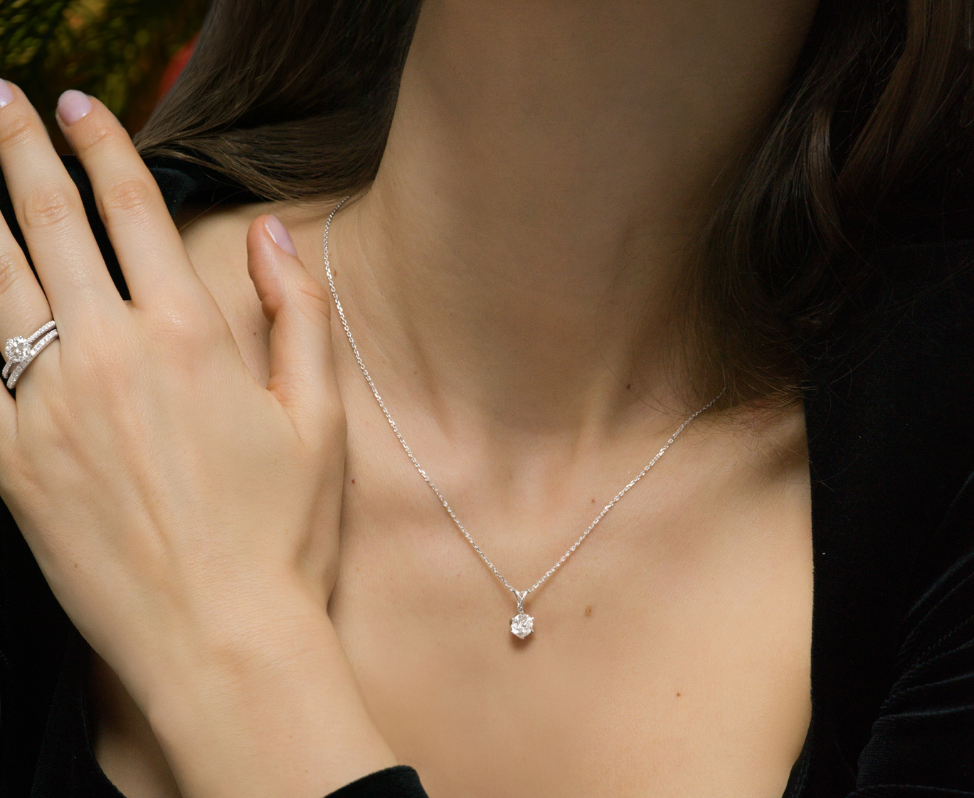 Why Diamond Pendants Make the Perfect Gift | Laings